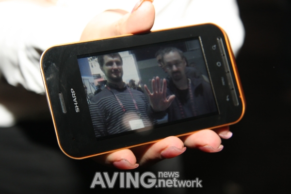 [CES2011] Sharp to introduce Mobile 3D Camcorder 'Mobile 3D' at CES 2011