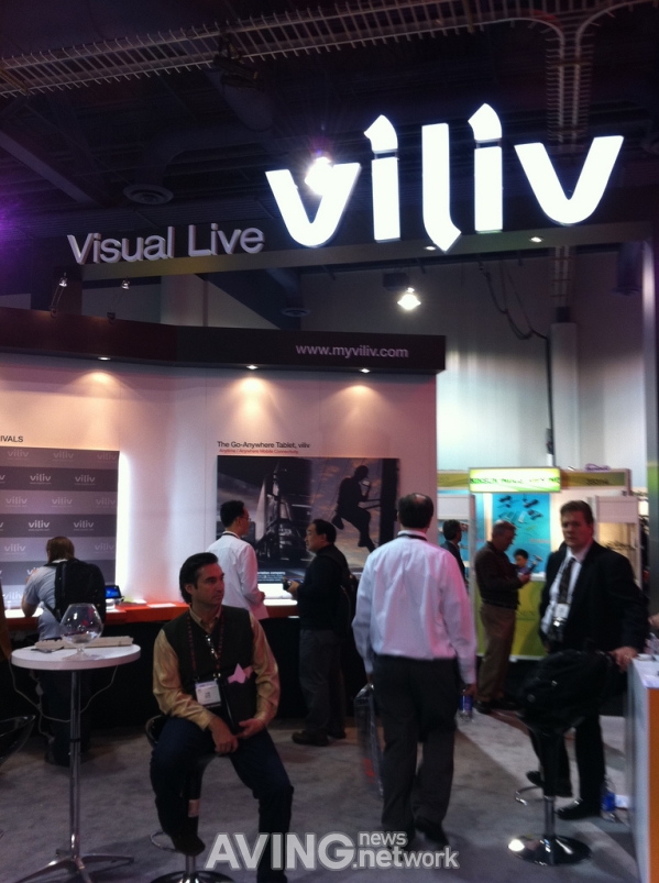 CES 2011, viliv, LVCC South hall, Jan 7