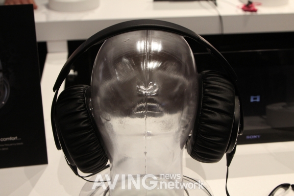 [CES 2011] SONY to introduce 'MDR-XB1000', headphone with dynamic and ...