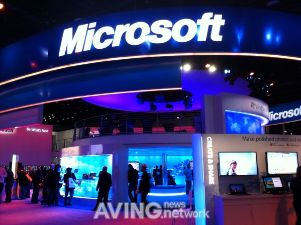 CES 2011, Microsoft Booth, Interior Design, LVCC, Jan 9