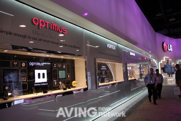 CES 2011, LG Booth Interior Design, Mobile divice, LVCC, Jan 9