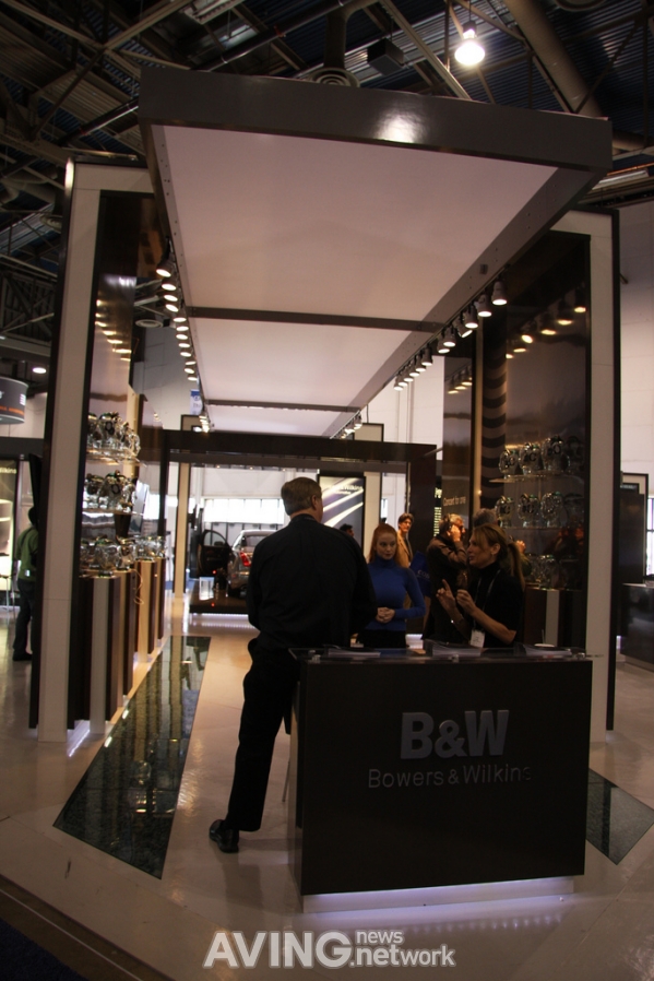 CES 2011, B&W Booth Interior Design, LVCC, Jan 9