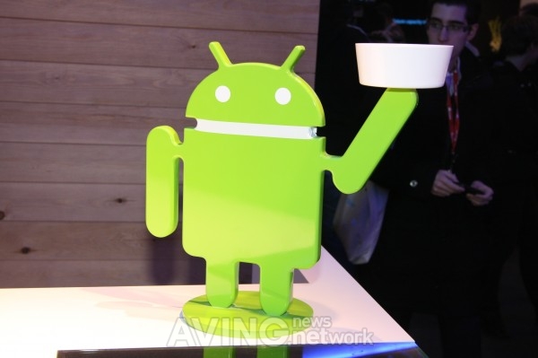 [MWC2011] HTC, Android phone 'Legend'