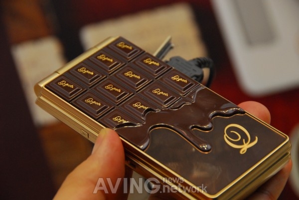 [MWC2011] ntt Docomo to announce its chocolate phone 'Q-pot'