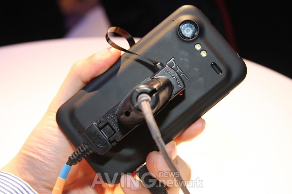 [MWC2011] HTC, 8MP camera phone 'Incredible S'