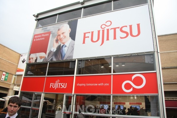 [MWC2011] F1 vehicle at Fujitsu Booth