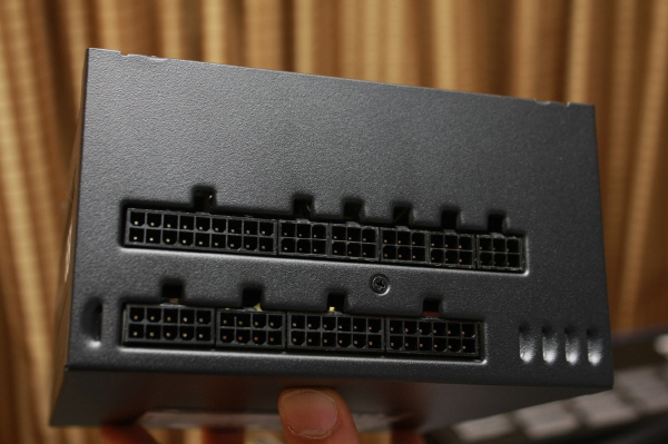 [Computex 2011] 'AX650', 100% Modular Power Supply by Corsair