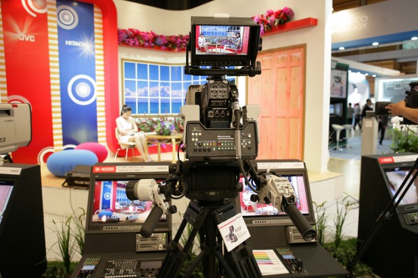 [KOBA 2011] ‘SK-HD1000′, ENG/EFP Camera System of HITACHI