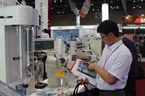 [KOREA LAB 2011] Hwashin Instrument to Display ‘Buchi Sepacore ...