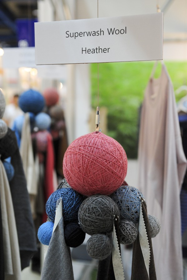 [PIS 2011] Shinhan Spinning to Display Hemp & Semi-Worsted Yarn