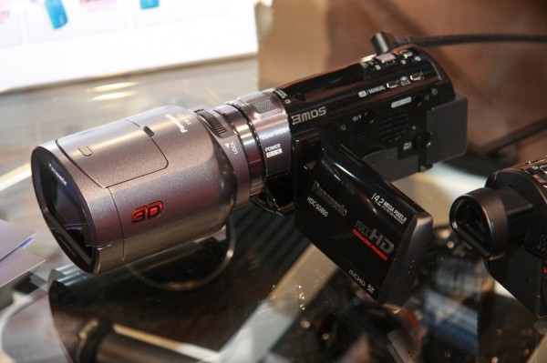 [IFA 2011] Panasonic to Display ‘HDC-SD800,’ a 3D Camcorder