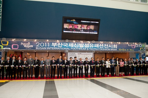 ‘BITFAS (Busan International Textile & Fashion Show) 2011,’ a Place to ...