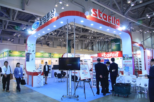 [BISS 2011] Samduk to Show ‘Stafild,’ Walking Shoes for Keeping Balance of Body & Correcting ...