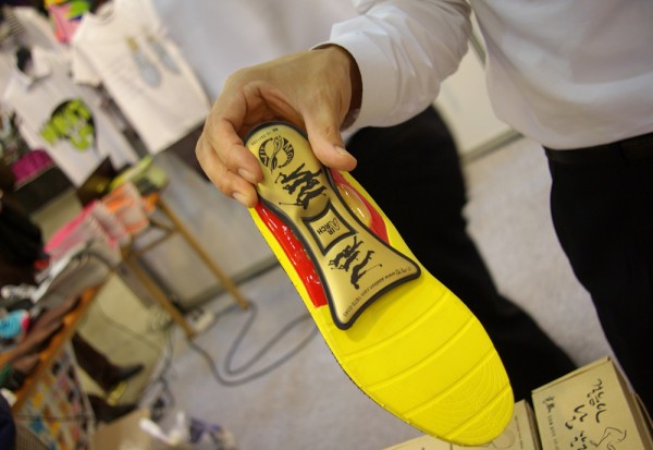 [BISS 2011] Aaebon to Present ‘Airarch’ Protecting Feet from Damage