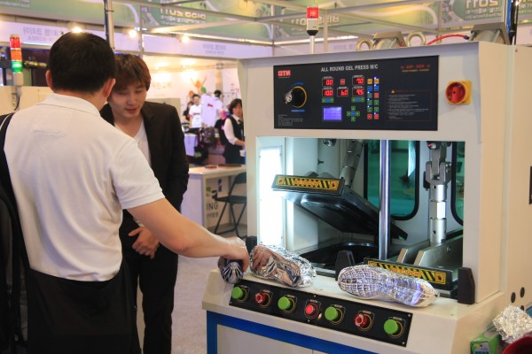 [BISS 2011] GTM Korea to Display ‘All Round Gel Press Shoes,’ a ...