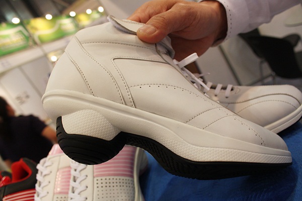 [BISS 2011] Woo Lee International to Present ‘Airball Cushion Shoes’ with Shock Absorption ...