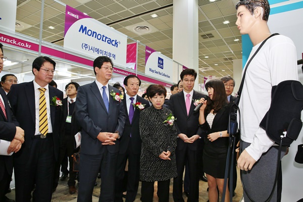 'The 30th Korea International Medical&Hospital Equipment Show(KIMES 2014)' has Kicked off!