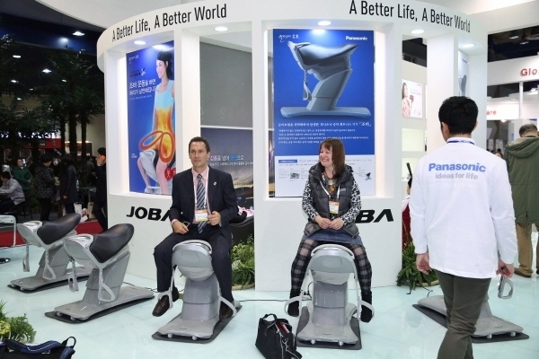 [30th KIMES 2014] Panasonic's Experience Booth for Horseback Riding Exerciser ‘Joba’
