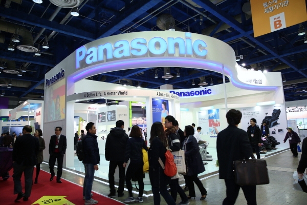 [30th KIMES 2014] Panasonic's Experience Booth for Horseback Riding Exerciser ‘Joba’