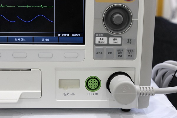 [30th KIMES 2014] MEDIANA Displays Multifunctional Defibrillator ...