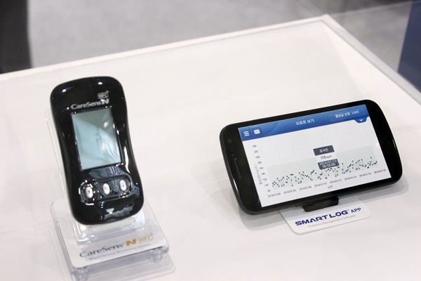[30th KIMES 2014] i-SENSE Showcases No Coding Blood Glucose Monitor ...