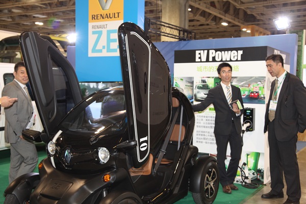 [2014MIECF] Liusmotors Shows off ‘Twizy Z.E’, Two-Seater Small Electric Car