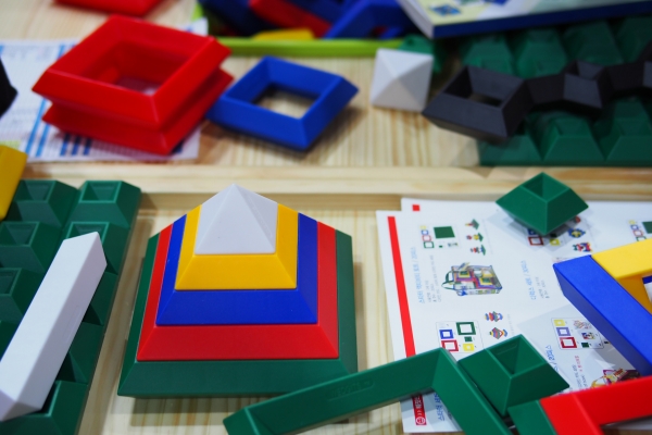 [Educare 2014] Develop Your Children's Creativity with Soft/Hard ...