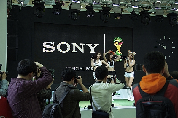 [P&I 2014] SONY, FIFA World Cup and Optic Equipment