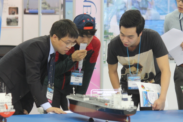 'MARINE TECH KOREA 2014' Held At Changwon Exhibition Convention Center