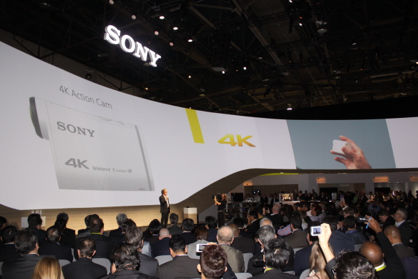 [CES 2015 Press Day] Sony Presents High-definition TV and Small Electronics