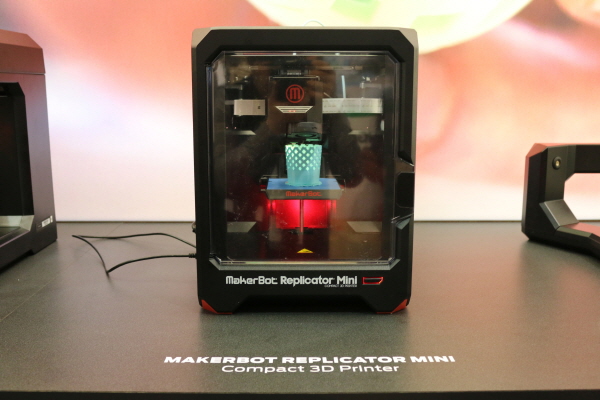 [CES 2015] FOUNDRY and MAKERBOT Present 3D Printer Kit Together