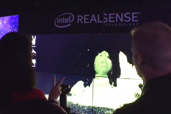 [CES 2015] Make Virtual Sandman and Play Games with Intel's Realsense