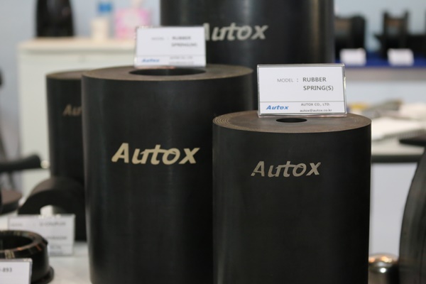 [KOPLAS 2015] Autox Showcases Heavy Equipment Rubber Parts