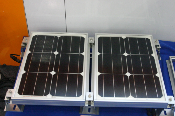 [IGEEC 2015] World-class Single Crystal Solar Module by Luxco