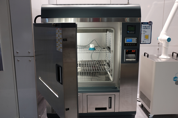 [KOREA LAB 2015] Jeio Tech's Drug Medicine Safety Testing Chamber