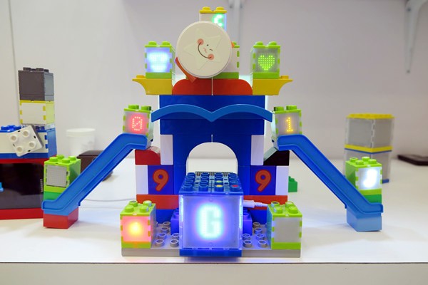 [CES 2016] NINEONE Showcased ‘Smart Toy’, IoT-Based Brick Compatible ...