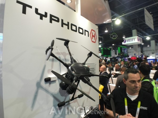 [CES 2016] Yuneec Introduced the First Smart Drone 'TYPHOON H' That ...