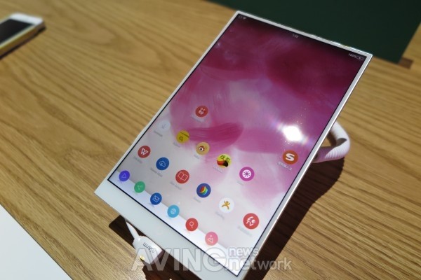[CES 2016] Hisense Introduced ‘A1’ That Has Dual Camera and 1080p ...