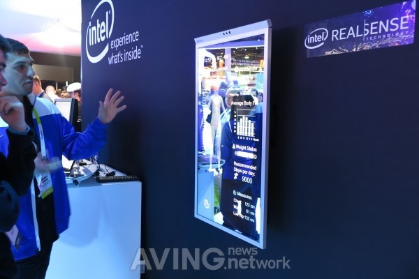 [CES 2016] Intel Introduced Virtual Fitting Screen