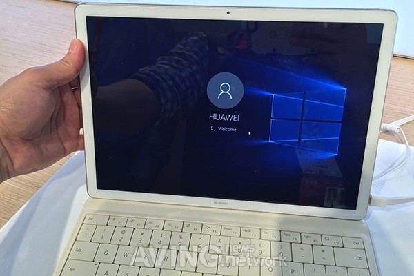 [MWC 2016] Huawei Unveiled 2 in 1 PC ‘MateBook’