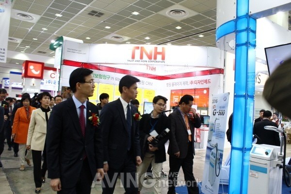 [KIMES 2016] Leading Technology, Better Healthcare! ‘KIMES 2016’ Opens at COEX