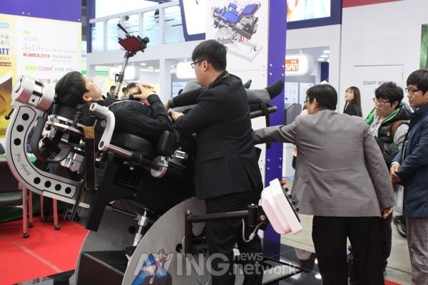 [KIMES 2016] JM Tech Showed ‘Robot ATT,’ Robot Spine Treatment System