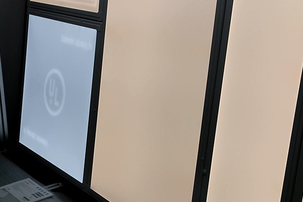 [LED EXPO 2016 Video] Sunlink's Adjustable LED Lights with Smartphones