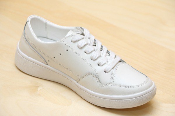 SKONO, Launched a Monotone Sneakers that Matches with Norm-Core Look