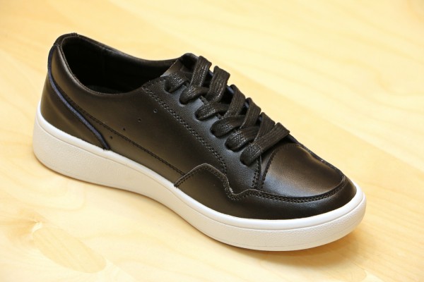 SKONO, Launched a Monotone Sneakers that Matches with Norm-Core Look