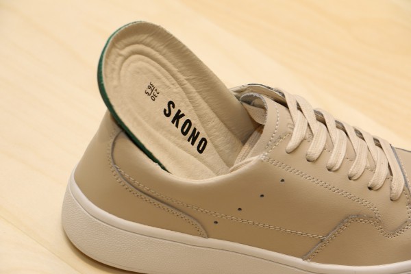 SKONO, Launched a Monotone Sneakers that Matches with Norm-Core Look