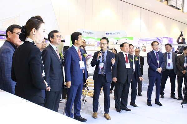 Korea’s Only One Shoe Show ‘2017 Busan International Shoe Show’, held ...