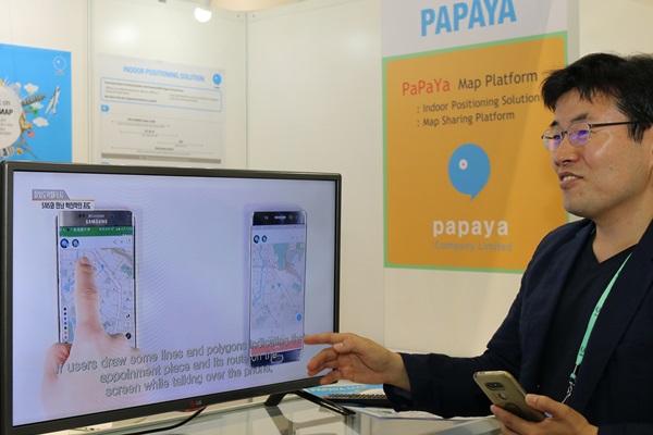 [CommunicAsia 2018] Papaya, exhibits a real-time map sharing service platform, ‘Papaya map’