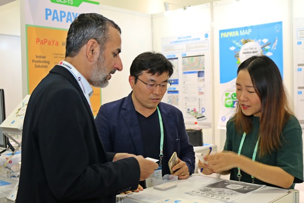 [CommunicAsia 2018] Papaya, exhibits a real-time map sharing service platform, ‘Papaya map’