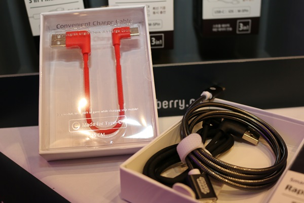 [MIK 2018] Smart Berry, Showcases ‘USB Charging Cable’ Digital Accessory